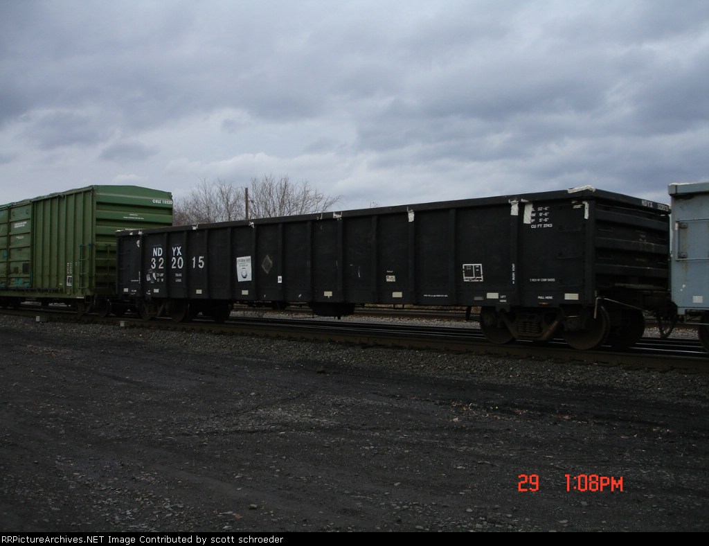 NDYX 322015 Gondola & CRLE 10520 Boxcar EB
